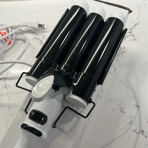 Bondi Boost | Hair | Bondi Boost Wave Wand | Poshmark